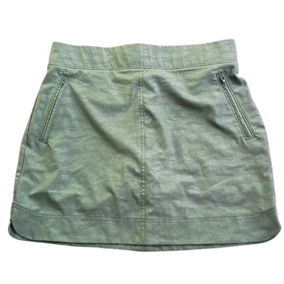 Orvis | Skirts | Orvis Womens Travel Skort Green Pixelated Camo ...